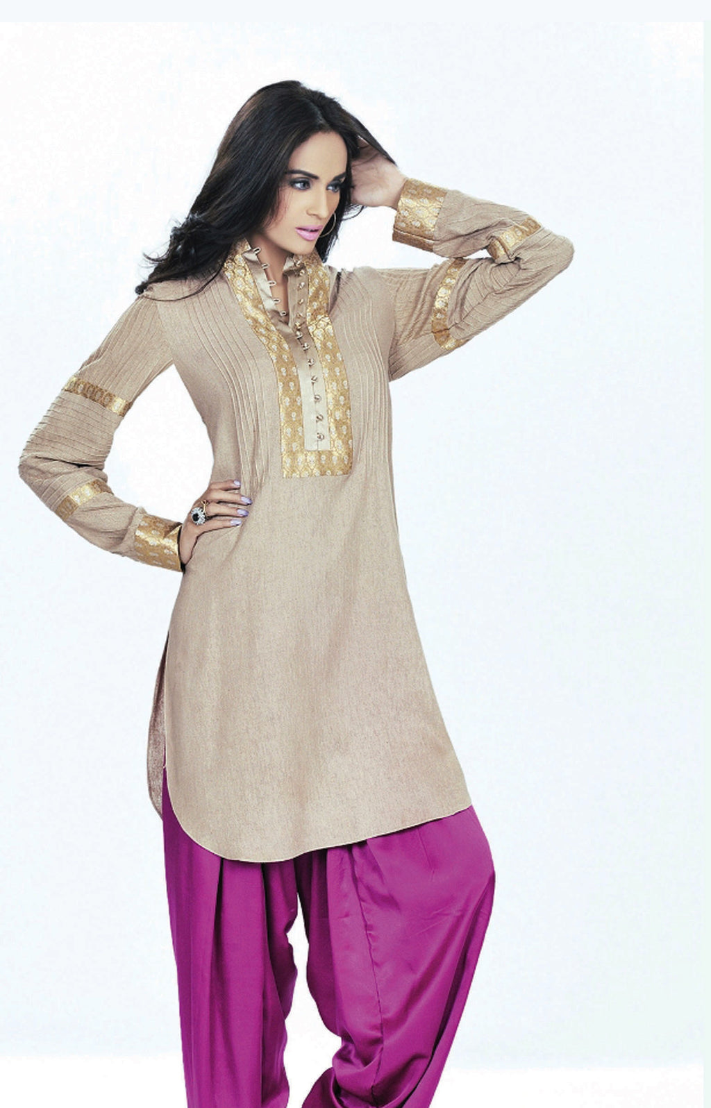 Surkh Neil – Karma